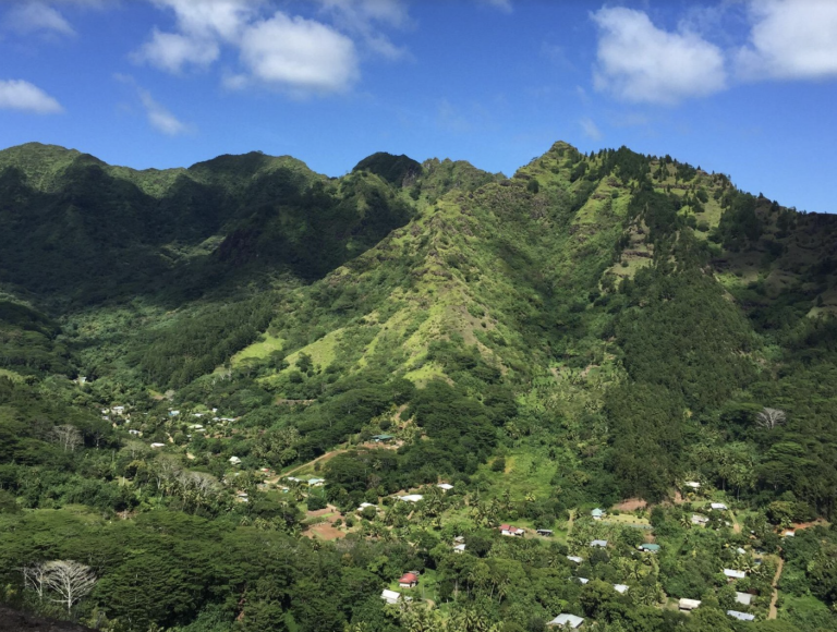 Magic Mountain Overlook in Moorea: A Visitor’s Guide to Paradise ...